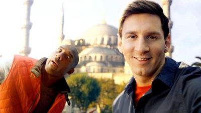 Kobe Bryant and Lionel Messi take selfies in Turkish Airlines ad ...