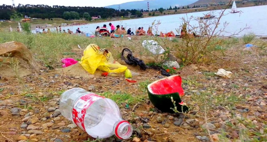 Garbage and unsanitary conditions at Tbilisi Sea seashore - GeorgianJournal