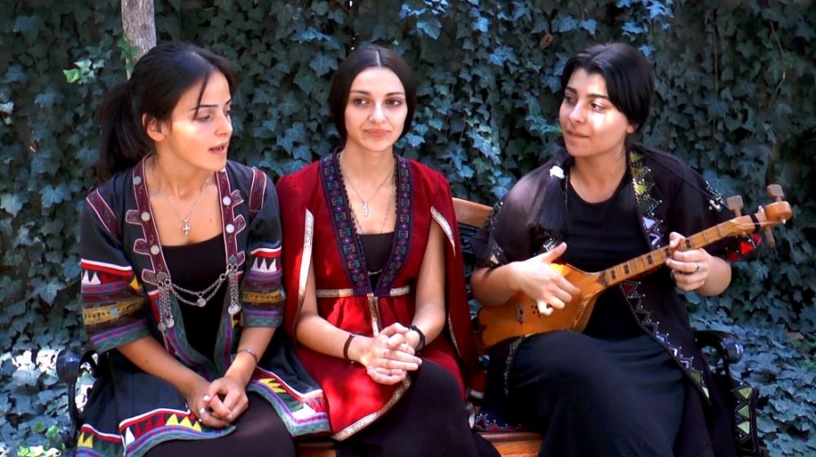 Three self-taught Georgian singers who became an internet sensation ...