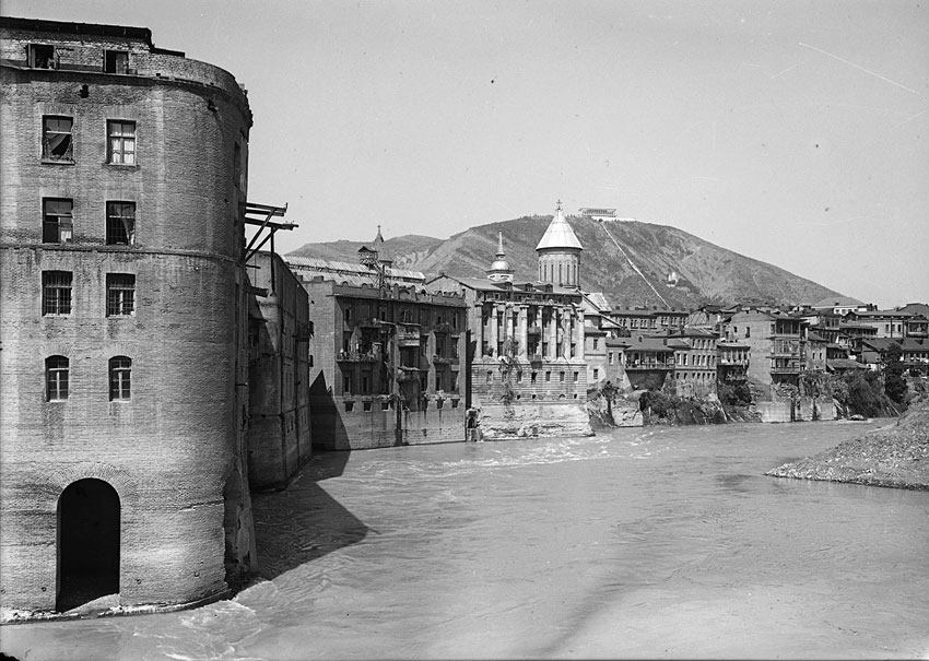 Doorways to the past – Unique photos of 19th and 20th century Tbilisi ...
