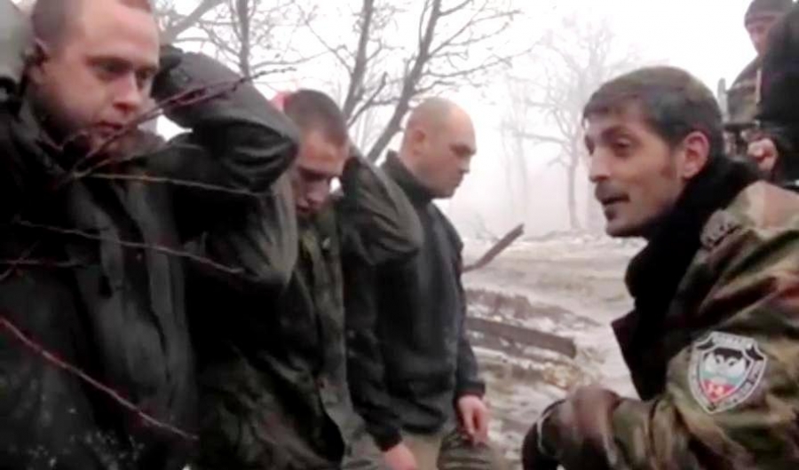 Graphic footage - Pro-Russian separatist "Givi" tormenting captured ...