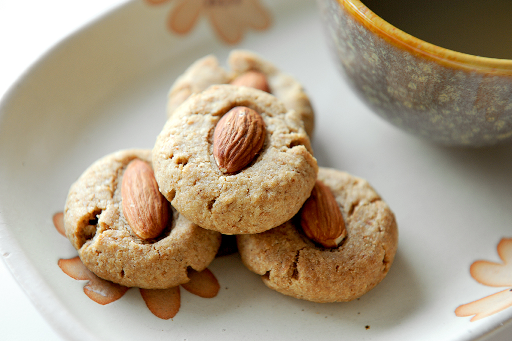 Shakarlama – Georgian butter cookies with almond - GeorgianJournal