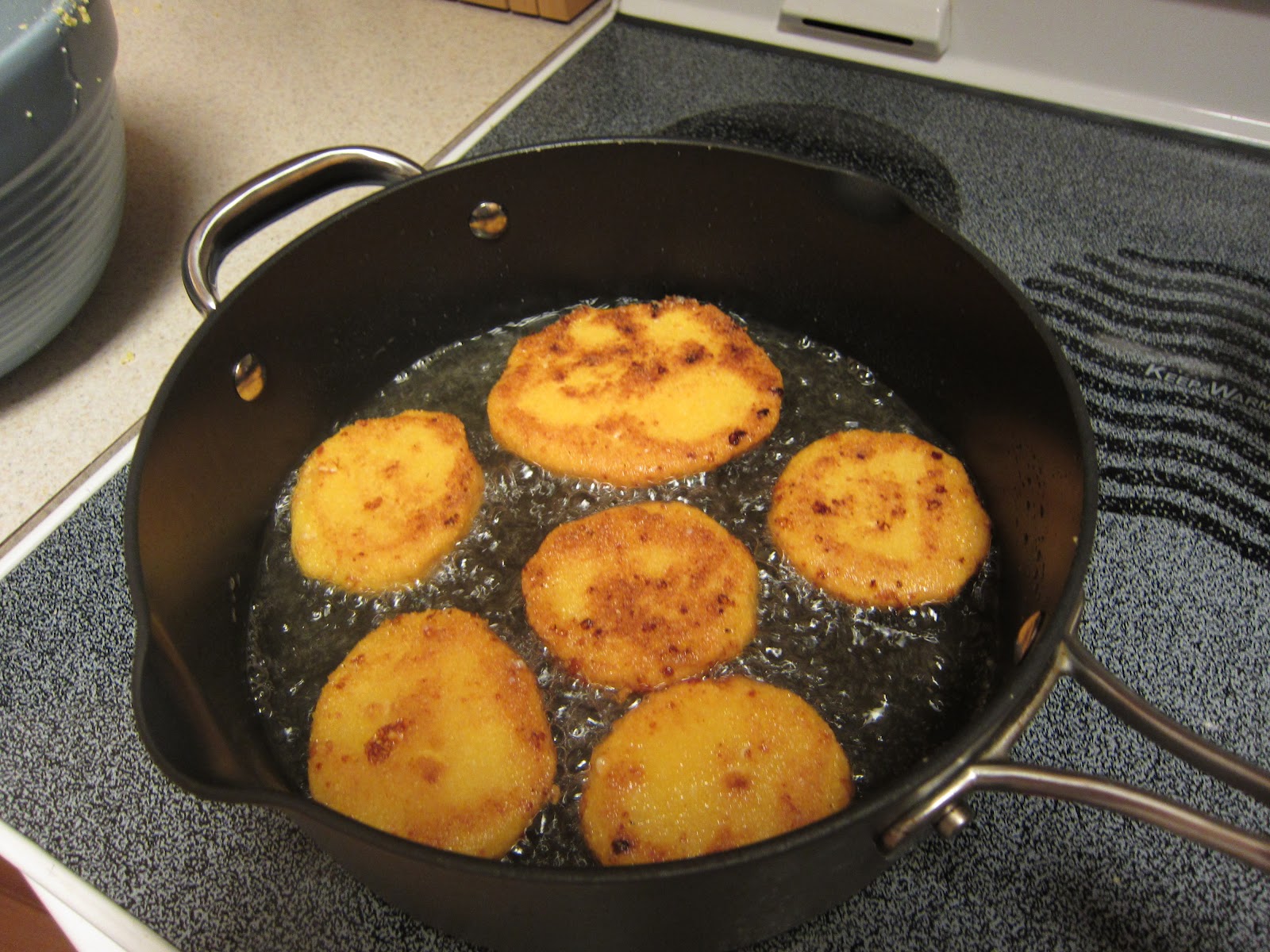 Most tender Georgian cornbread mchadi - GeorgianJournal