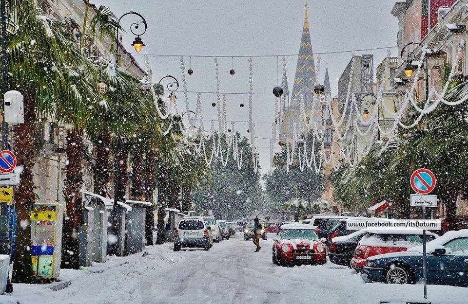 Let it snow! - Batumi becomes a winter wonderland - GeorgianJournal