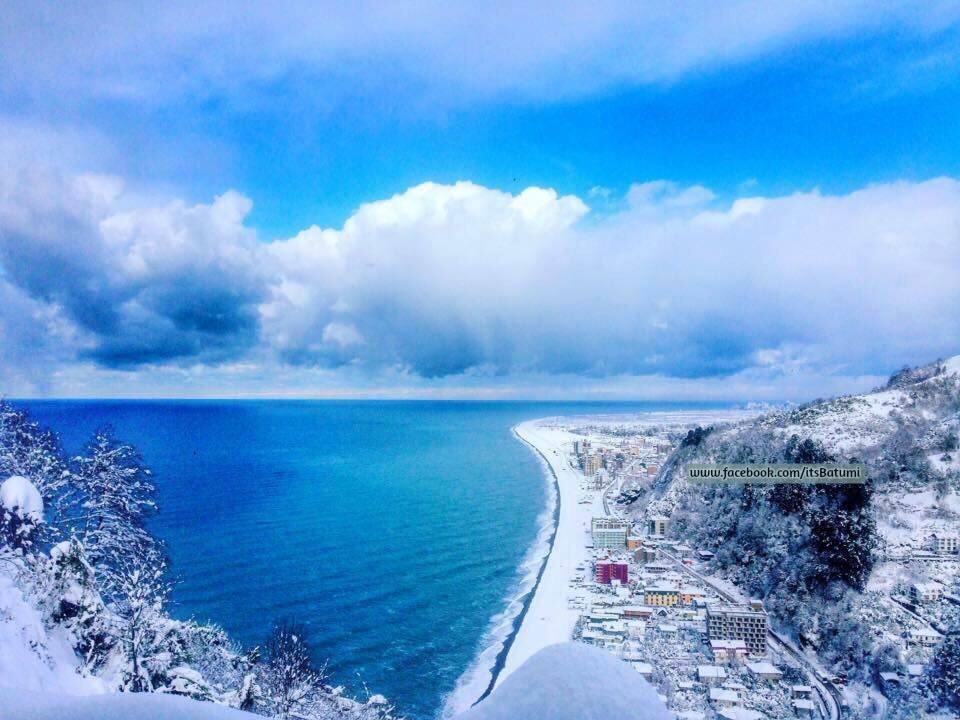 Let it snow! - Batumi becomes a winter wonderland - GeorgianJournal