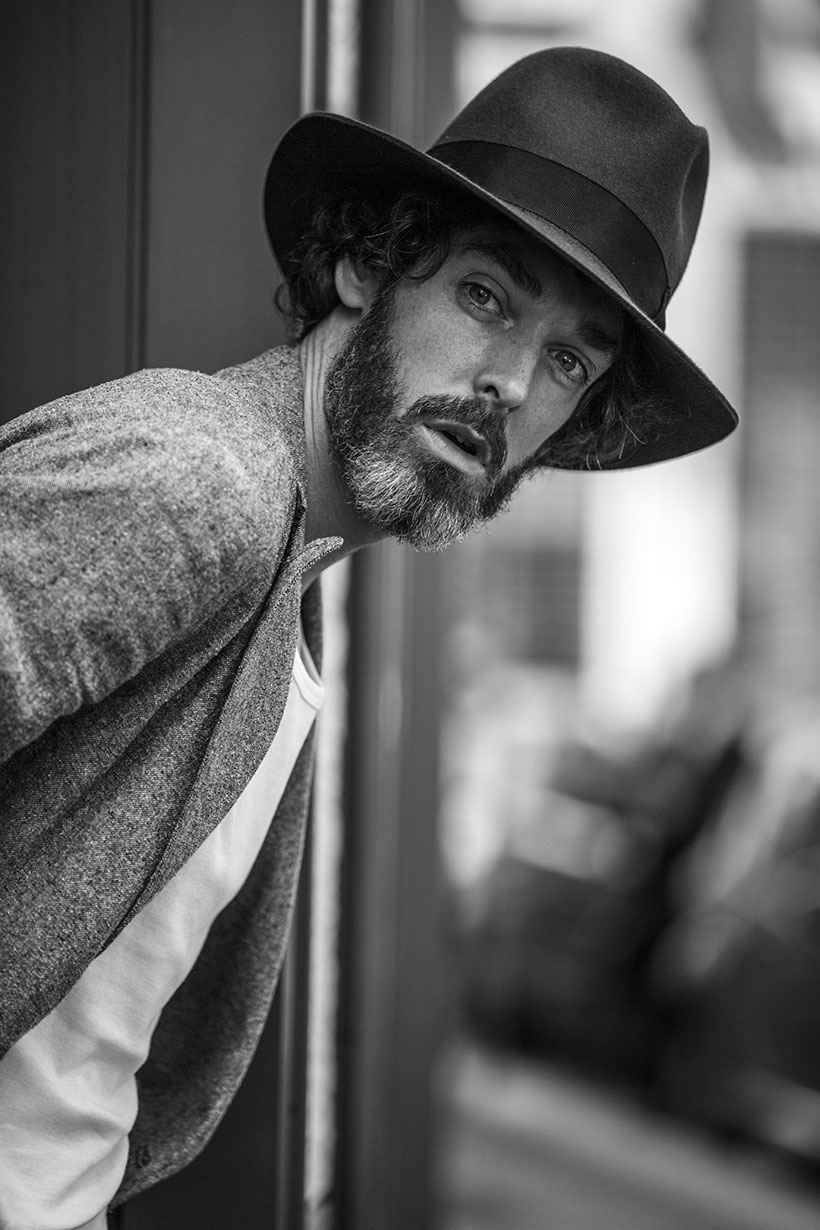 Georgian poet Shota Rustaveli and a British model – Intriguing look ...