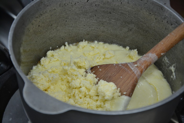 Cook like a Georgian: Elastic Elarji - GeorgianJournal