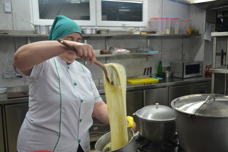 Cook like a Georgian: Elastic Elarji - GeorgianJournal