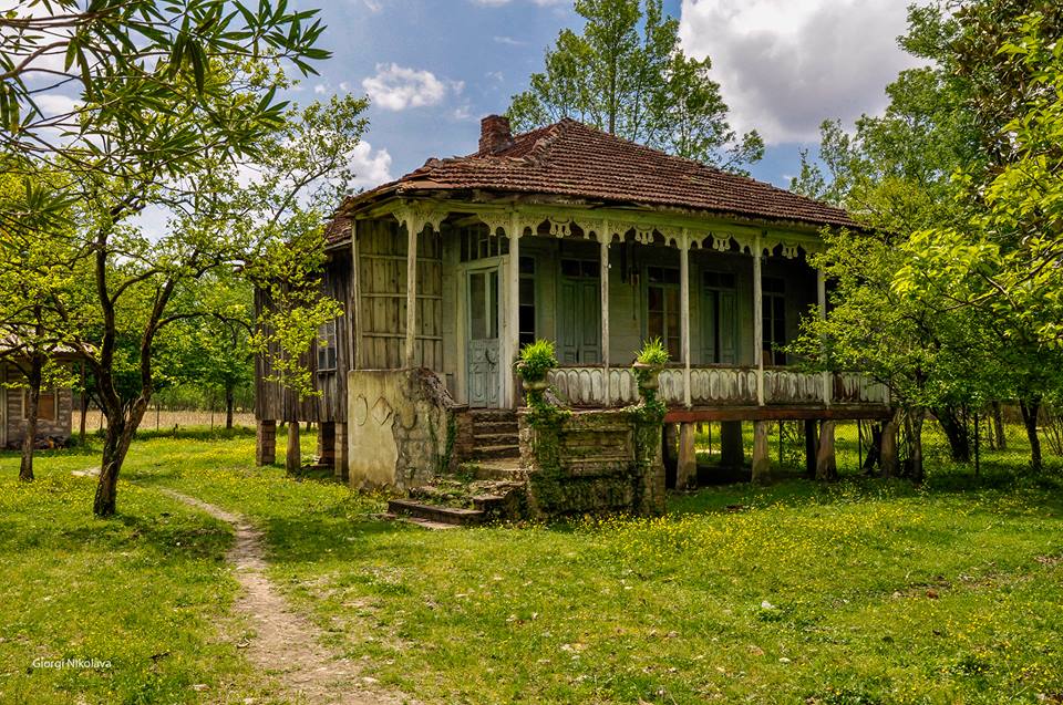 Story of Georgian oda houses in Samegrelo told through photos ...