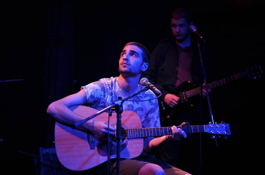 Young Georgian musician gains fame in Rome with his live performances ...