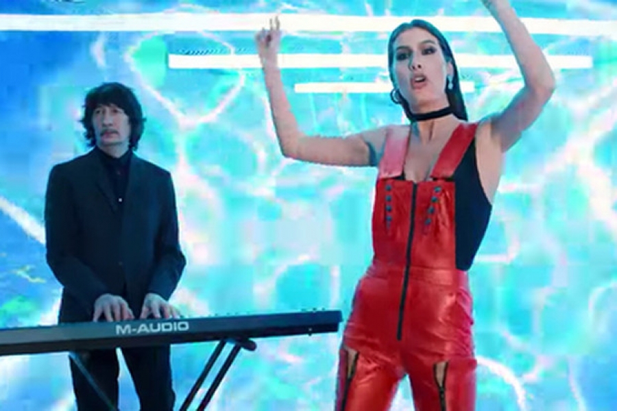 Georgian singer Keta Topuria performs in video supporting Putin in ...