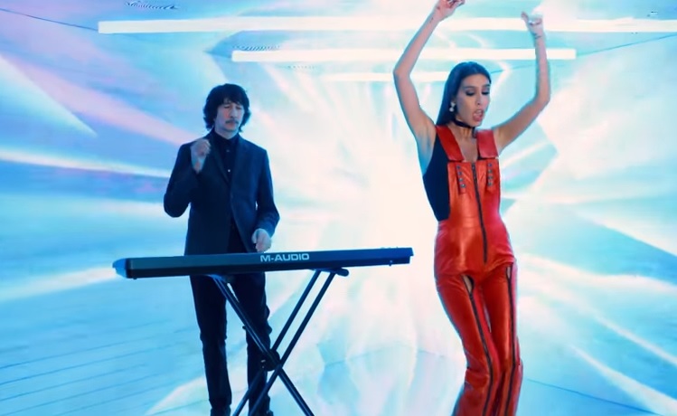 Georgian singer Keta Topuria performs in video supporting Putin in ...