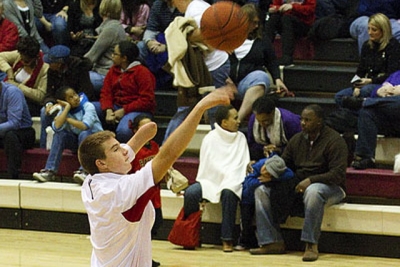 One-Handed Basketball Player’s incredible talent - GeorgianJournal